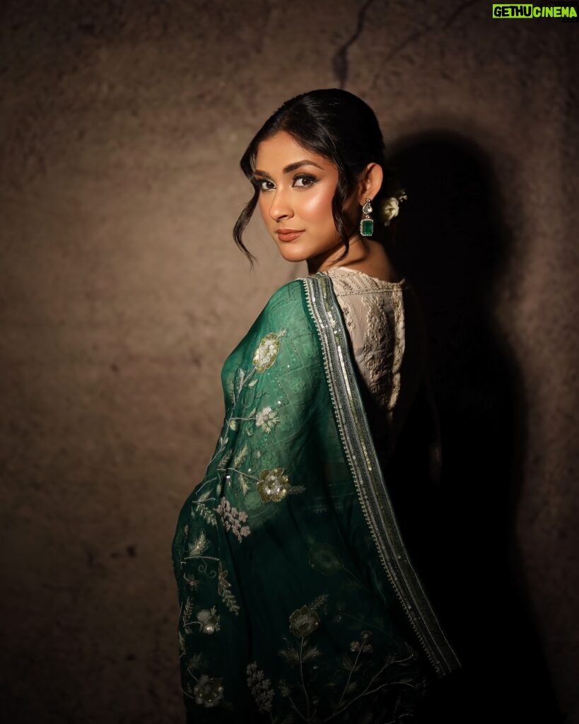 Actress Mehazabien Chowdhury HD Instagram Photos and Wallpapers June ...