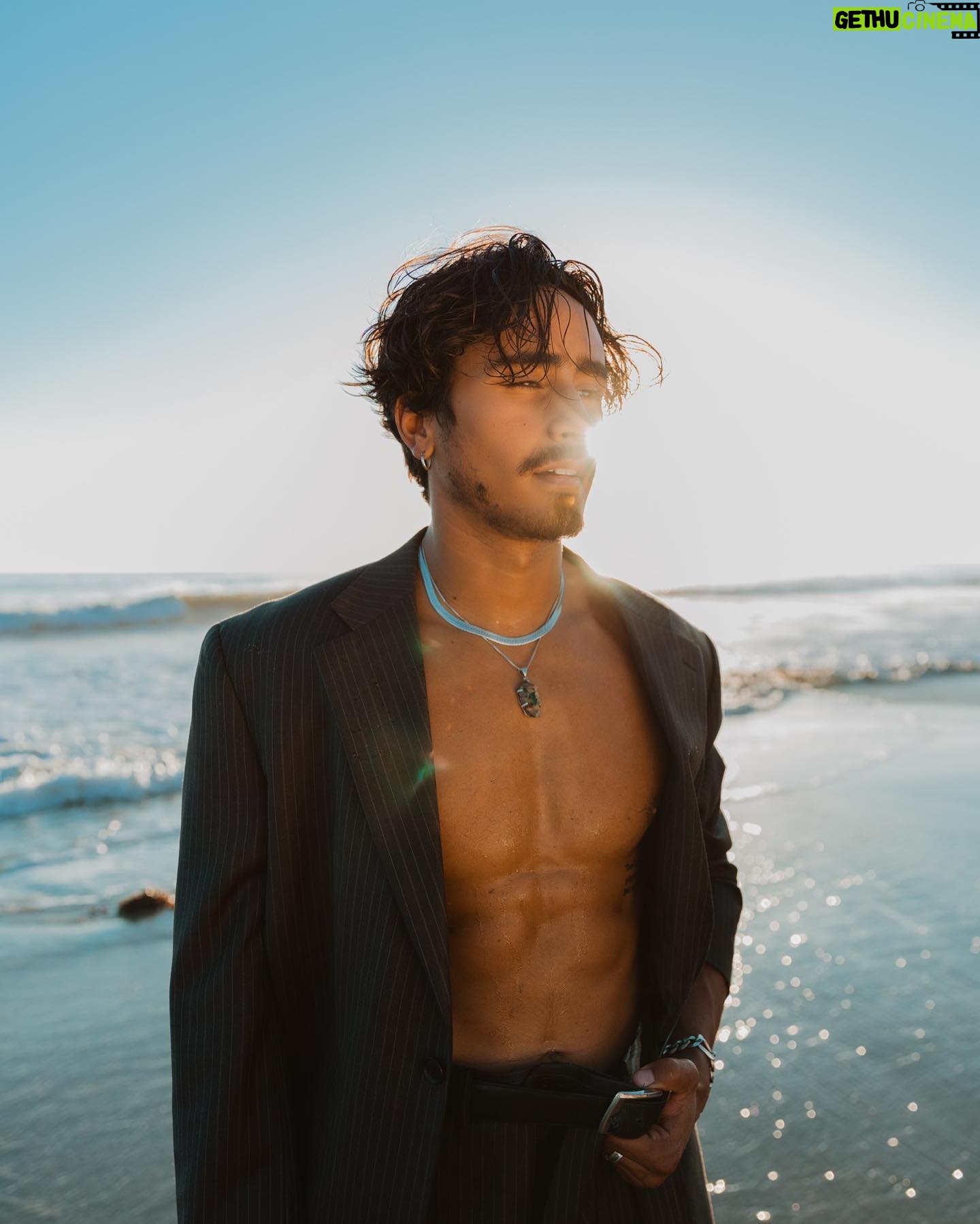 Actor Michael Cimino HD Instagram Photos and Wallpapers November 2023 ...