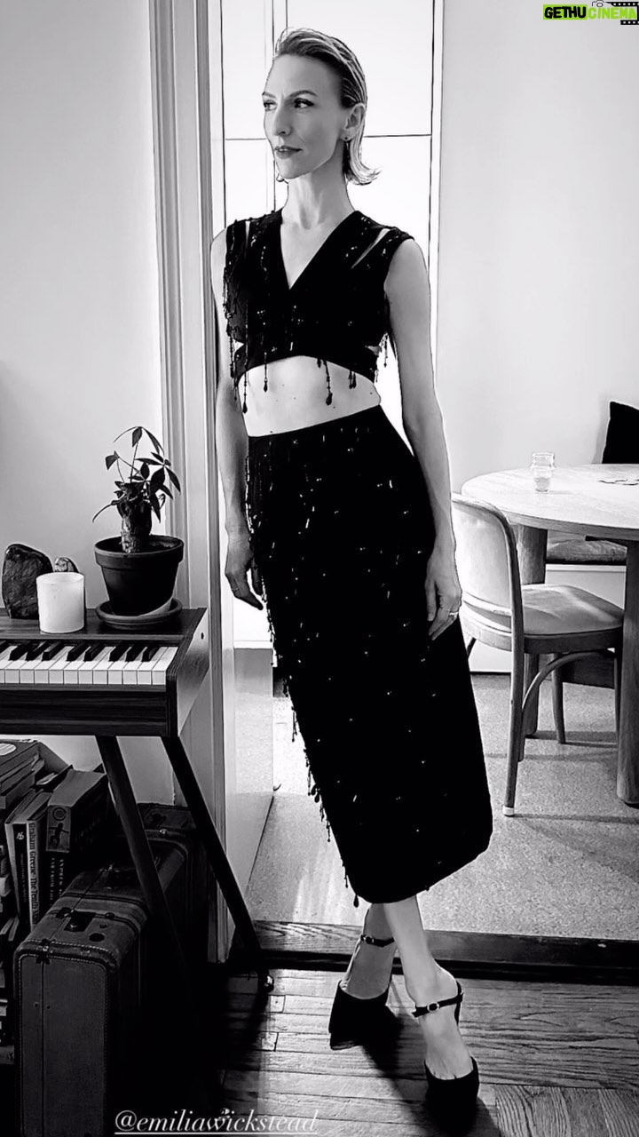 Actress Mickey Sumner HD Instagram Photos and Wallpapers June 2024 ...