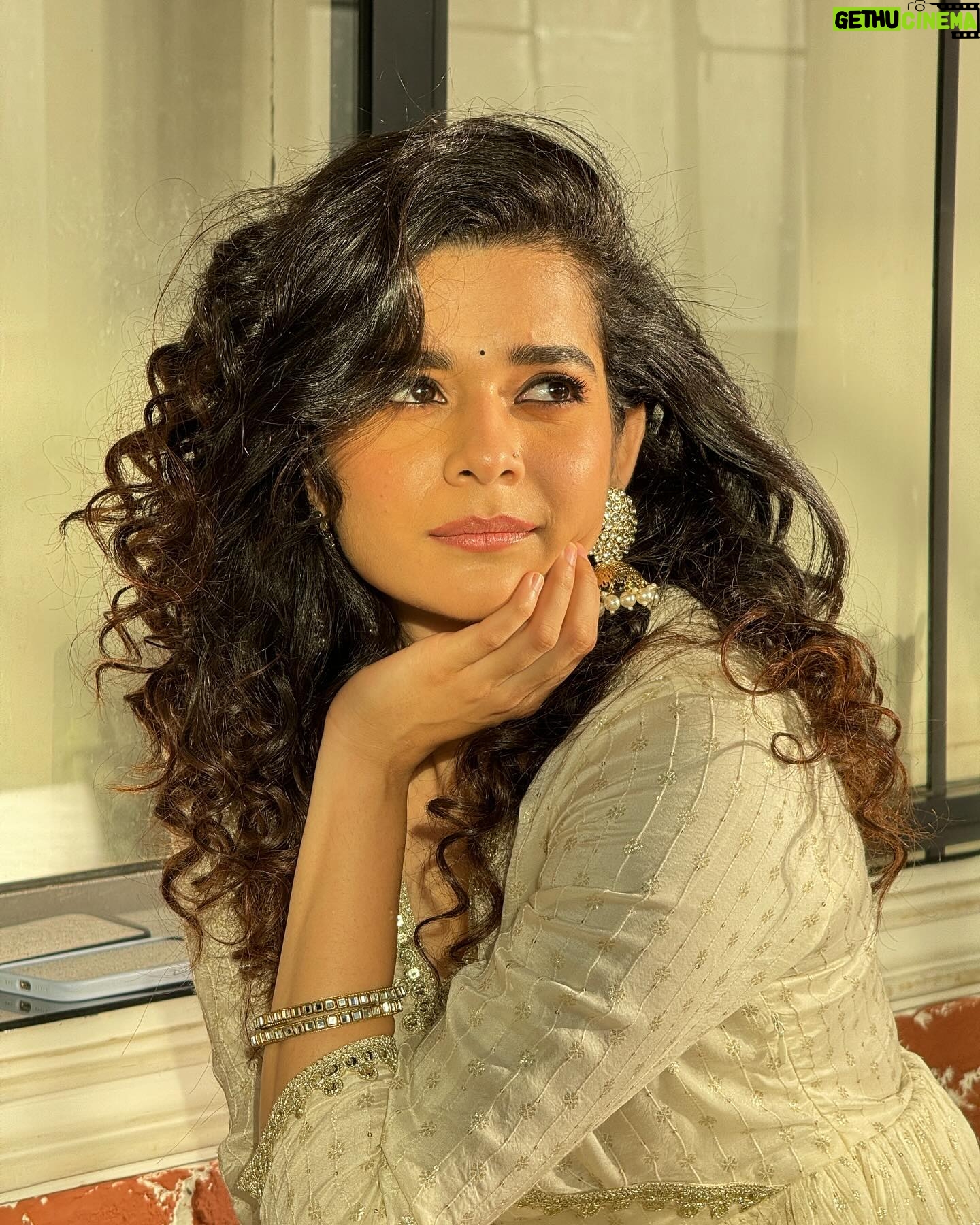 Actress Mithila Palkar HD Instagram Photos and Wallpapers June 2024 ...