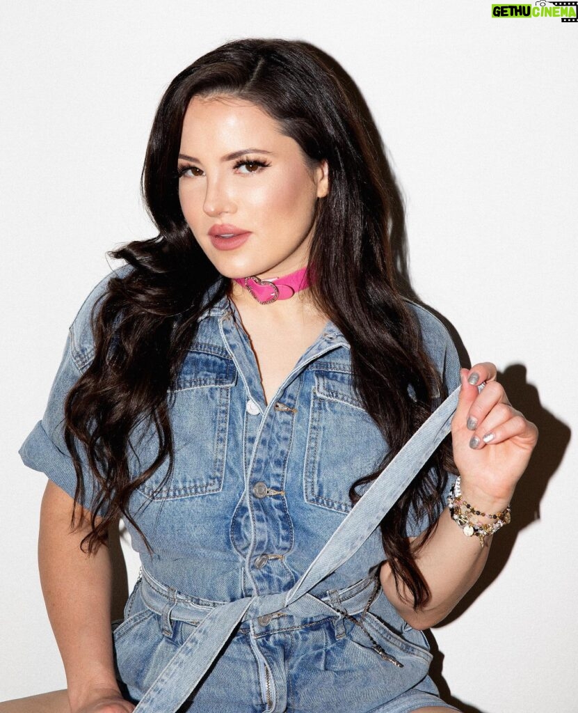 Actress Natasha Slayton HD Instagram Photos and Wallpapers April 2022 ...