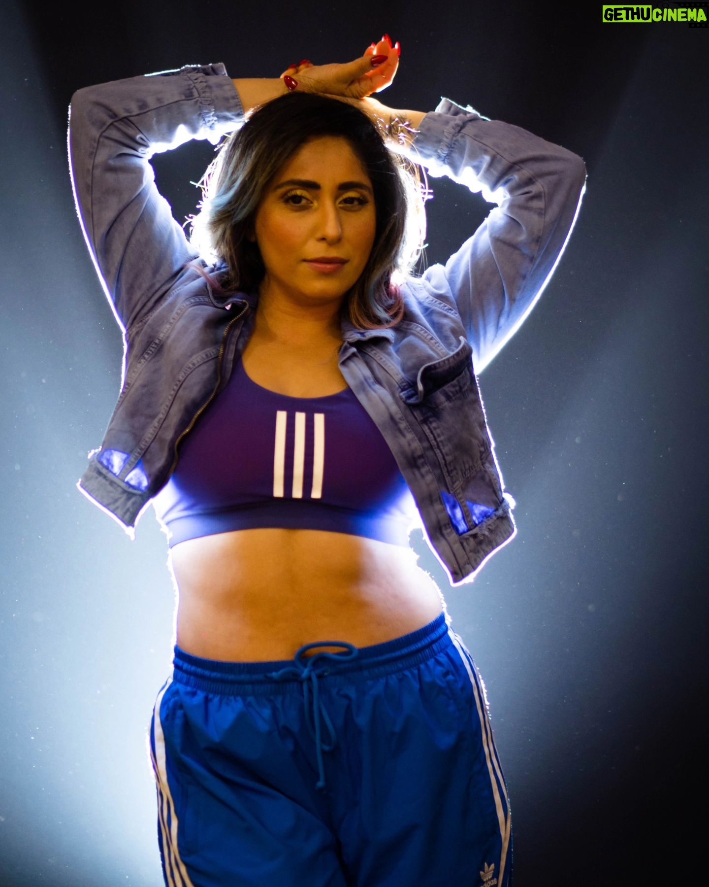 Singer Neha Bhasin HD Instagram Photos and Wallpapers July 2024 | Gethu ...