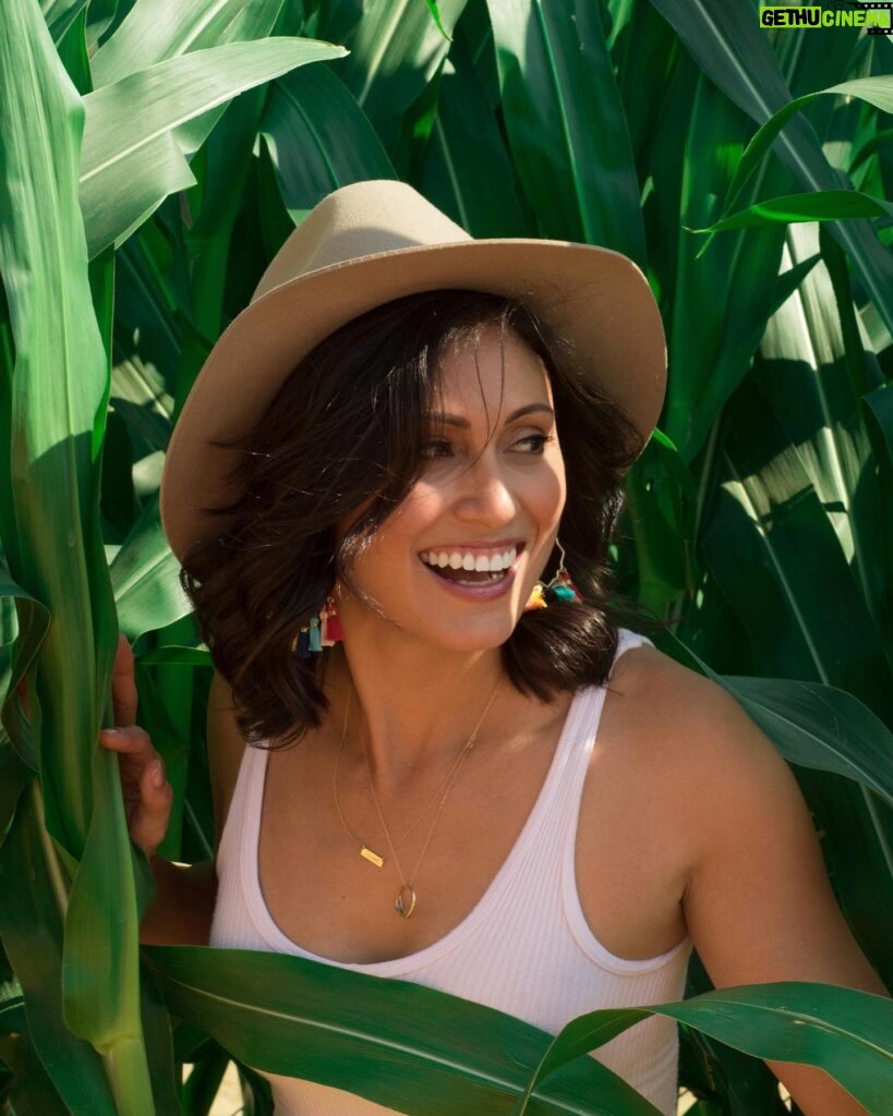 Actress Pilar Holland HD Instagram Photos and Wallpapers November 2020 ...