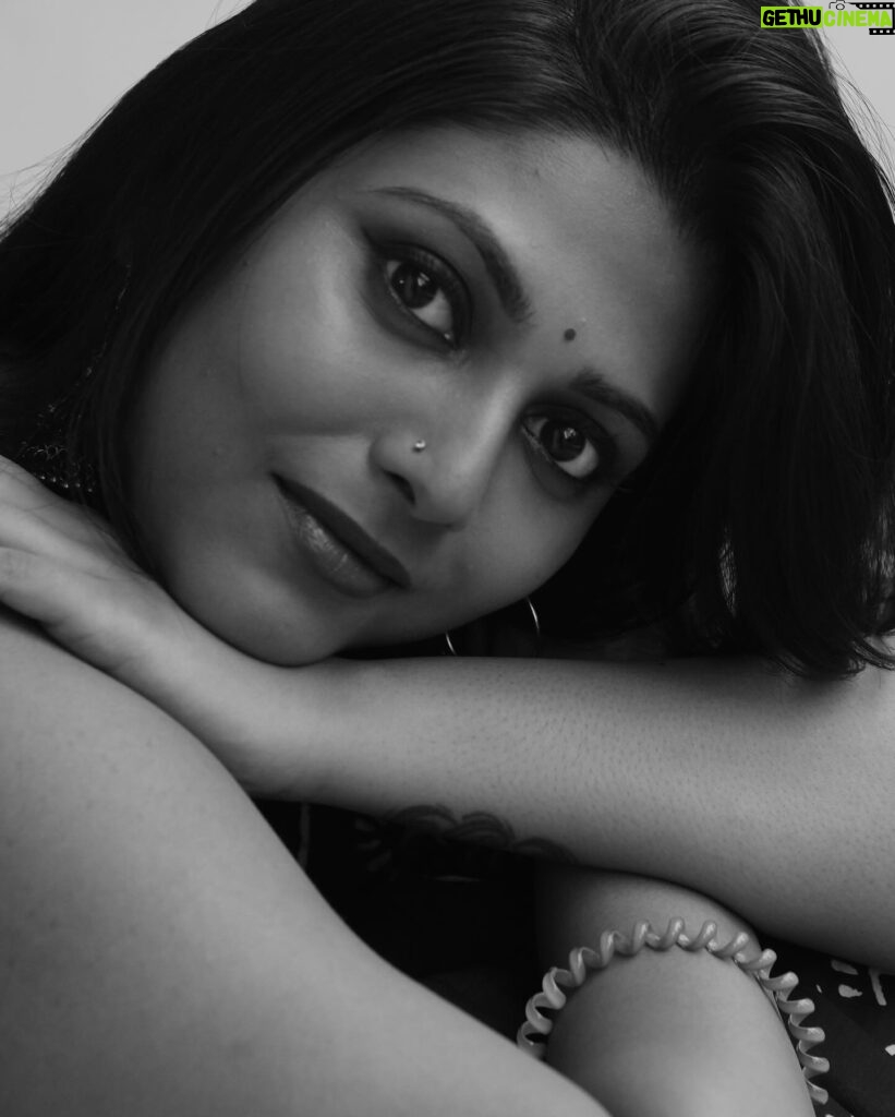 Actress Praneeta Patnaik HD Instagram Photos and Wallpapers January ...