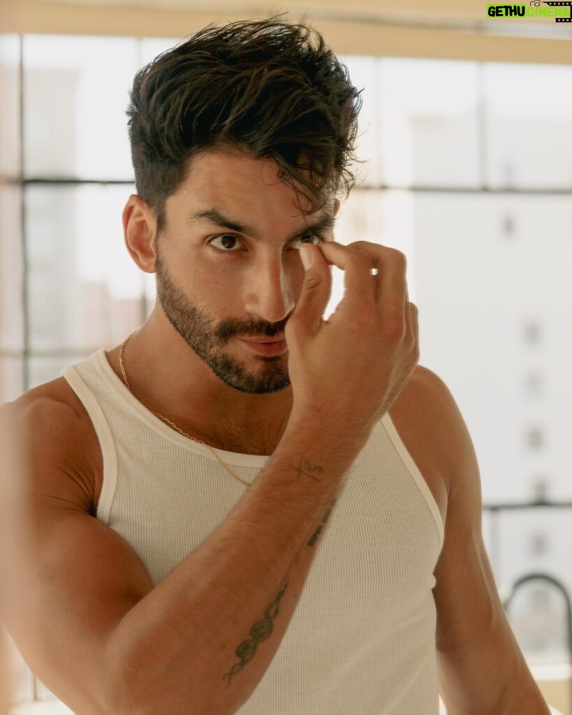 Actor Robert Roldan HD Instagram Photos and Wallpapers November 2022 ...