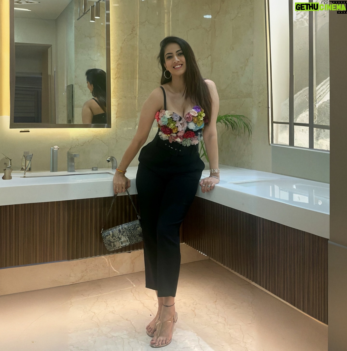 Actress Shriya Tiwari HD Instagram Photos and Wallpapers August 2024 ...