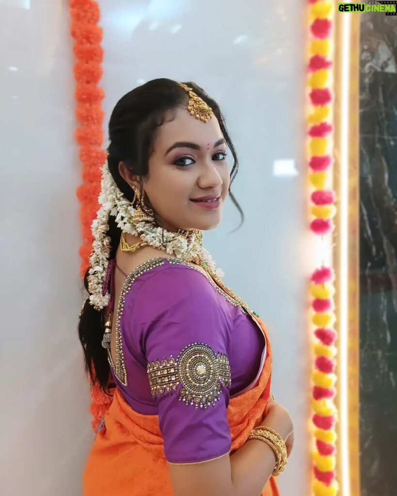 Actress Shruthi Narayanan HD Instagram Photos and Wallpapers February ...