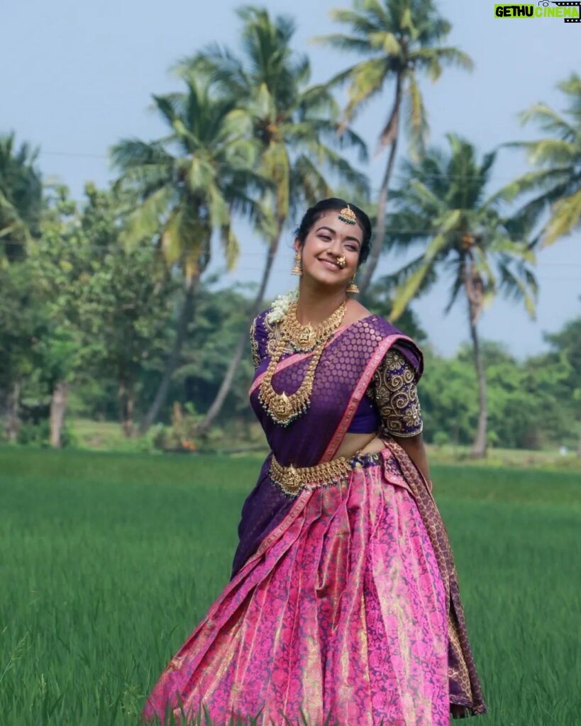 Actress Shruthi Narayanan HD Instagram Photos and Wallpapers February ...