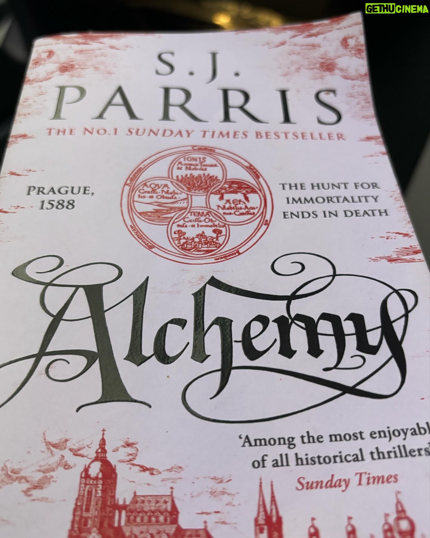 Actress Shweta Bachchan Nanda HD Instagram Photos and Wallpapers June 2024 | Gethu Cinema