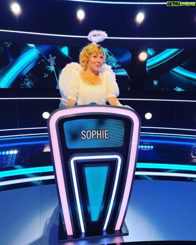 Actress Sophie Willan HD Instagram Photos and Wallpapers April 2024 | Gethu Cinema