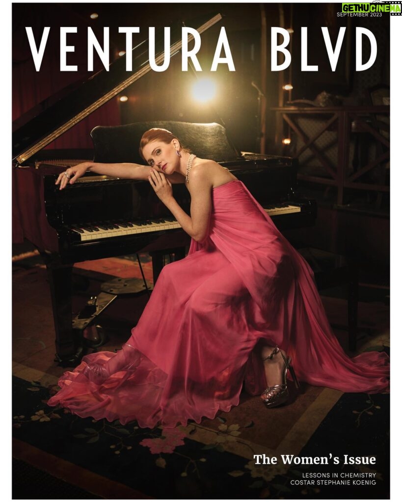 Actress Stephanie Koenig HD Instagram Photos and Wallpapers January ...