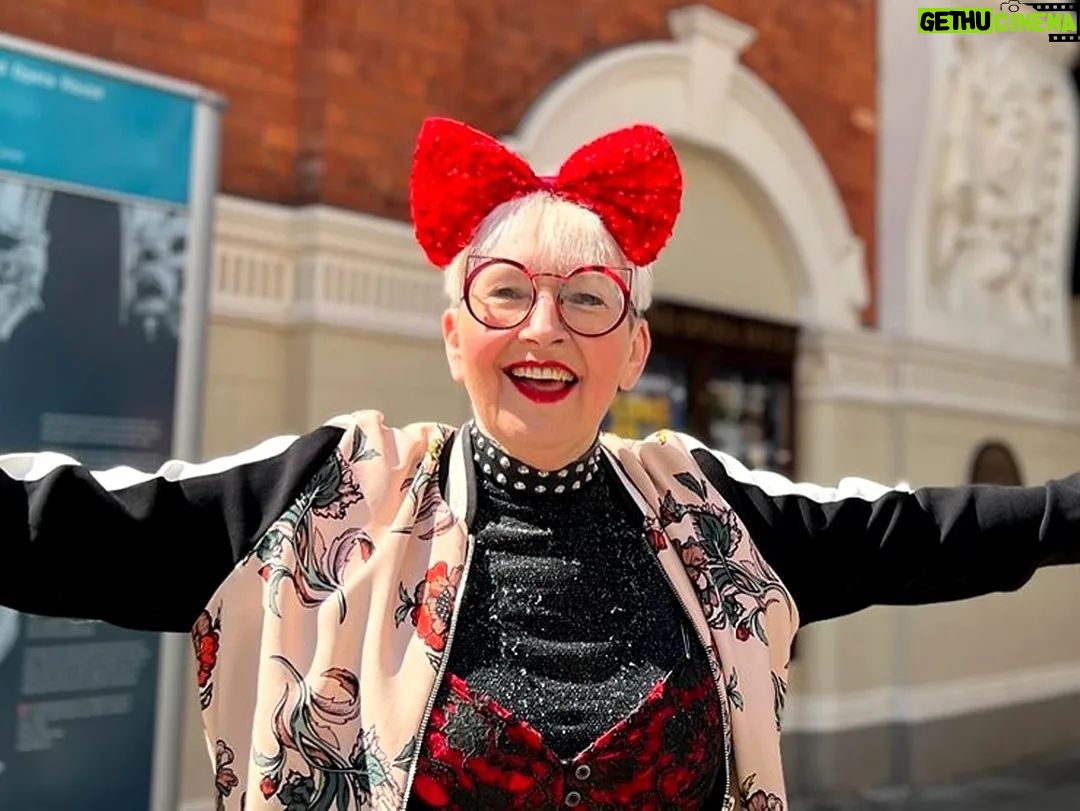 Su Pollard | Gethu Cinema