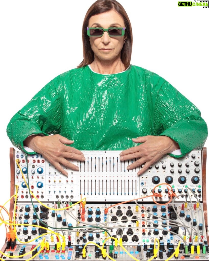 Actress Suzanne Ciani HD Instagram Photos and Wallpapers October 2023 ...