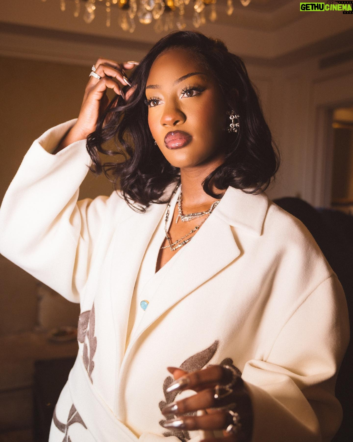 Actress Tems HD Instagram Photos and Wallpapers July 2024 | Gethu Cinema