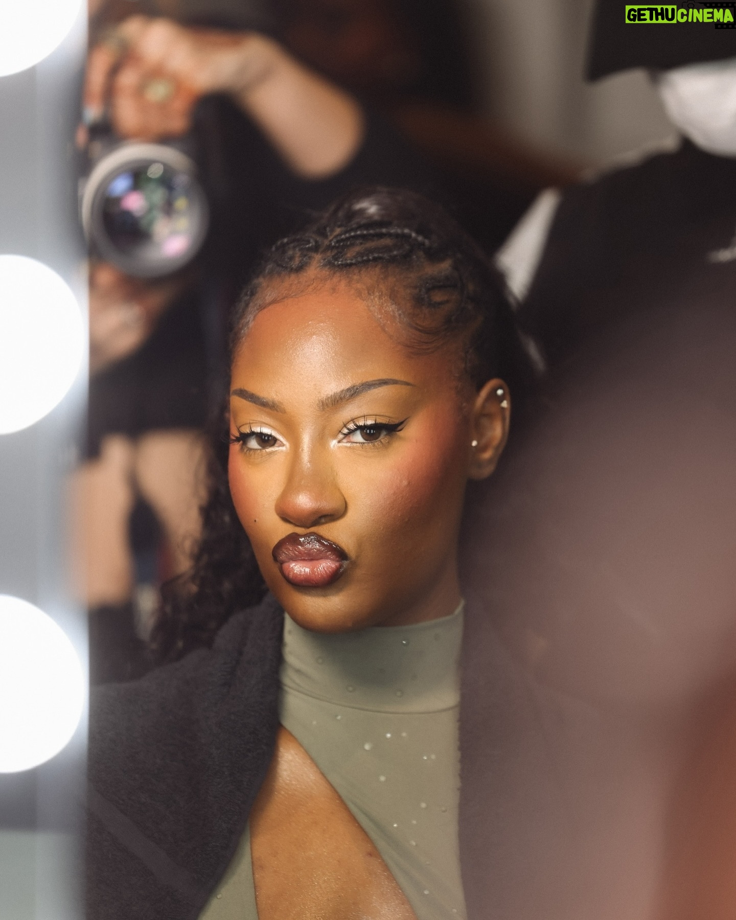 Actress Tems HD Instagram Photos and Wallpapers June 2024 | Gethu Cinema