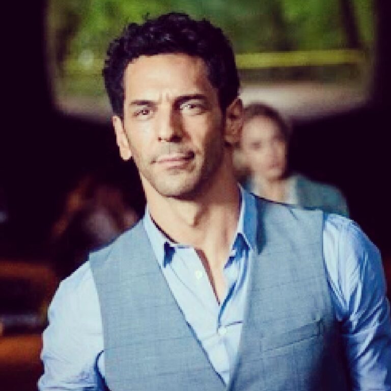 10 Stunning Instagram Photos of Tomer Sisley