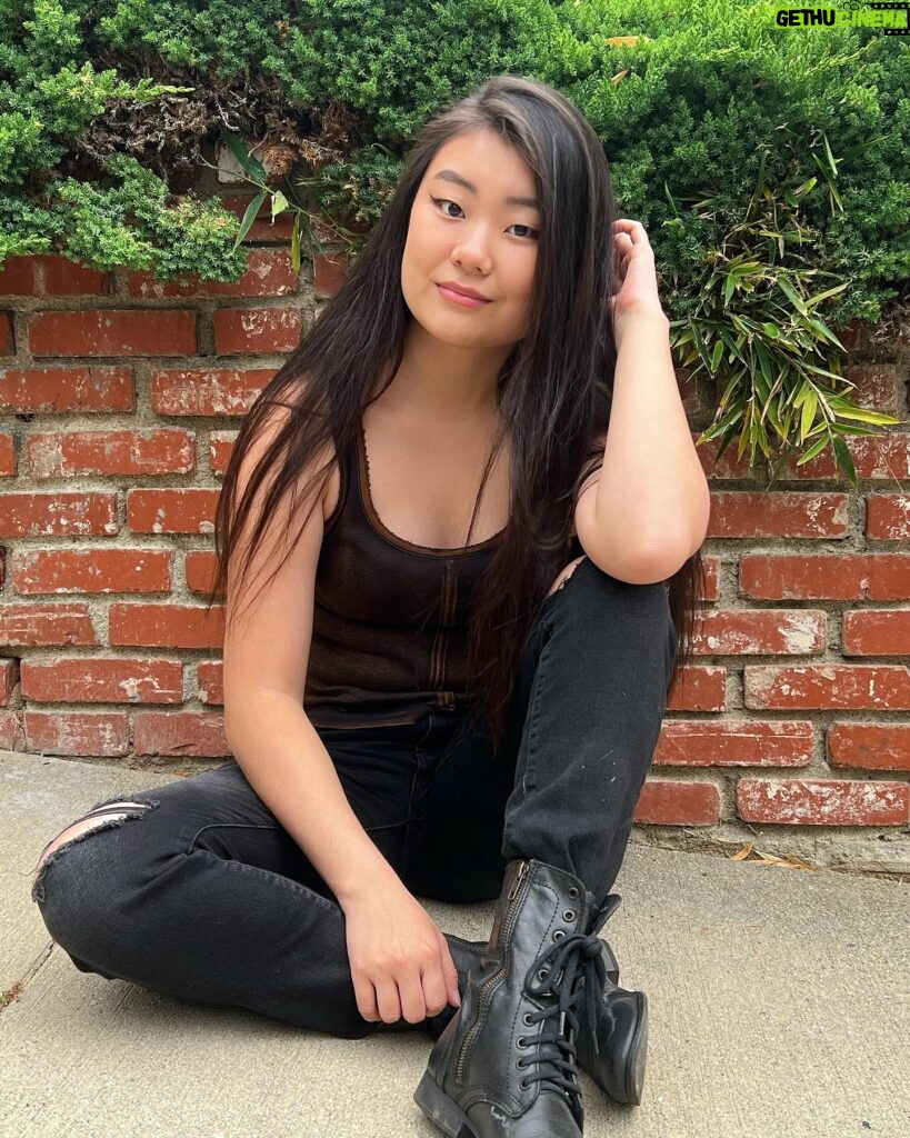 Actress Victoria Grace HD Instagram Photos and Wallpapers June 2023 ...