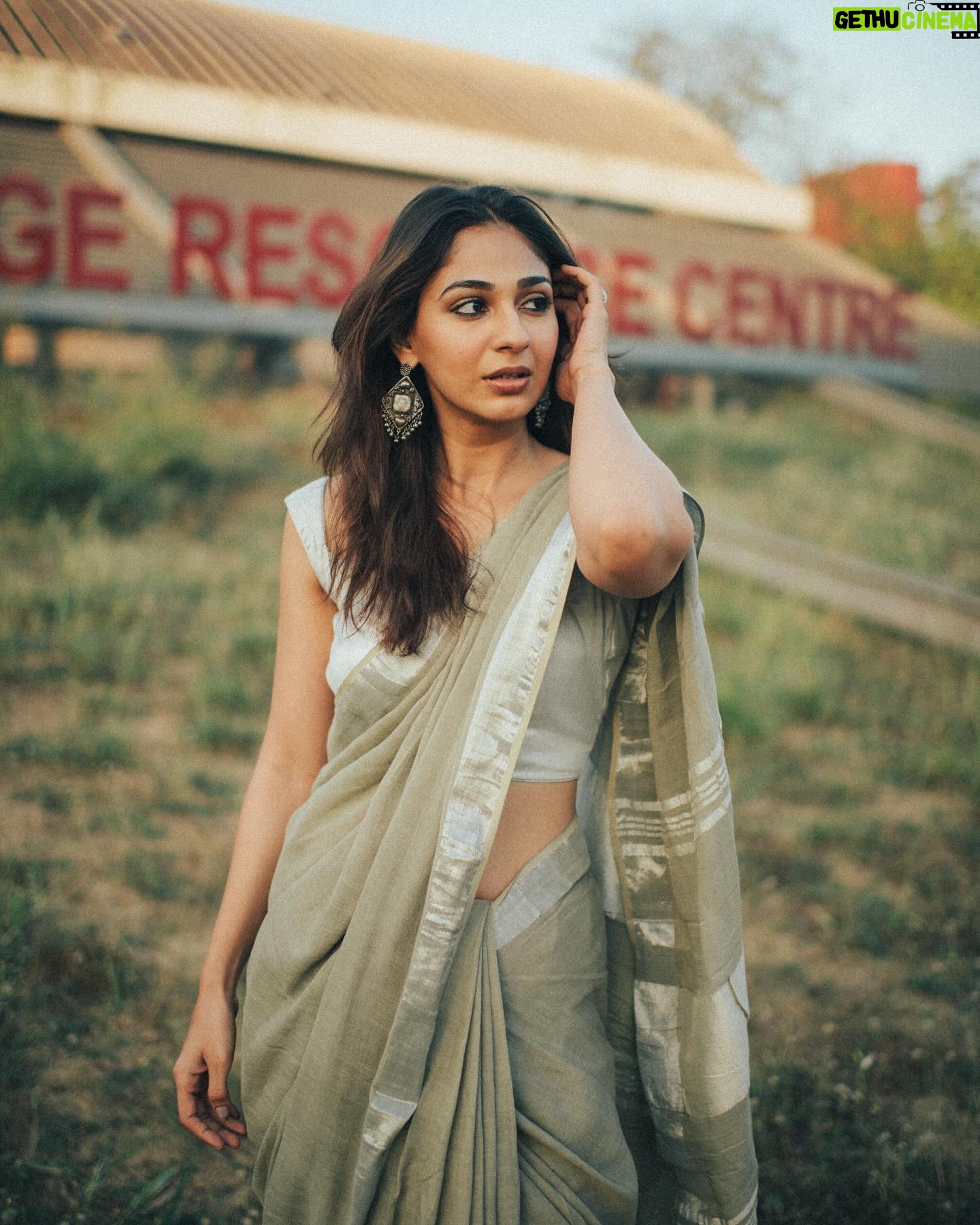 Actress Vidhi Pandya HD Instagram Photos and Wallpapers April 2024 ...