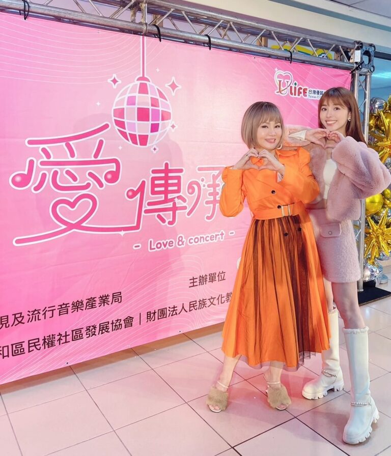 Yi Ling Wang's Instagram: The Top 10 Liked Photos