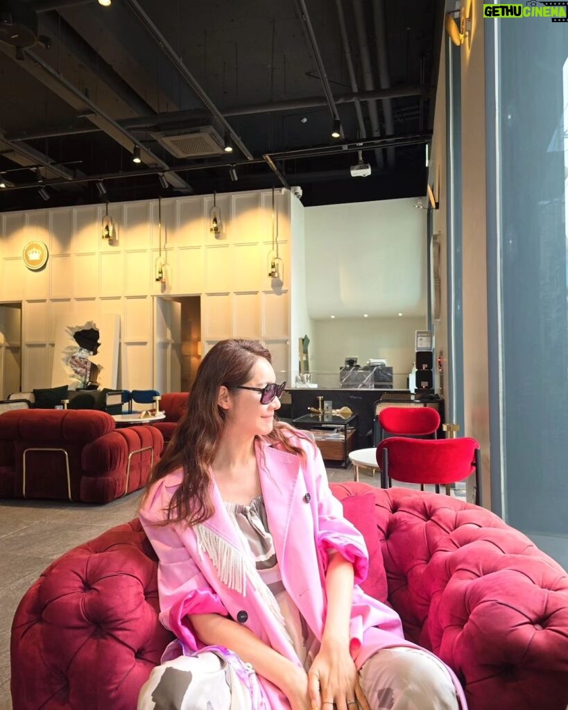 Actress Yoon Ji-min HD Instagram Photos and Wallpapers June 2024 ...