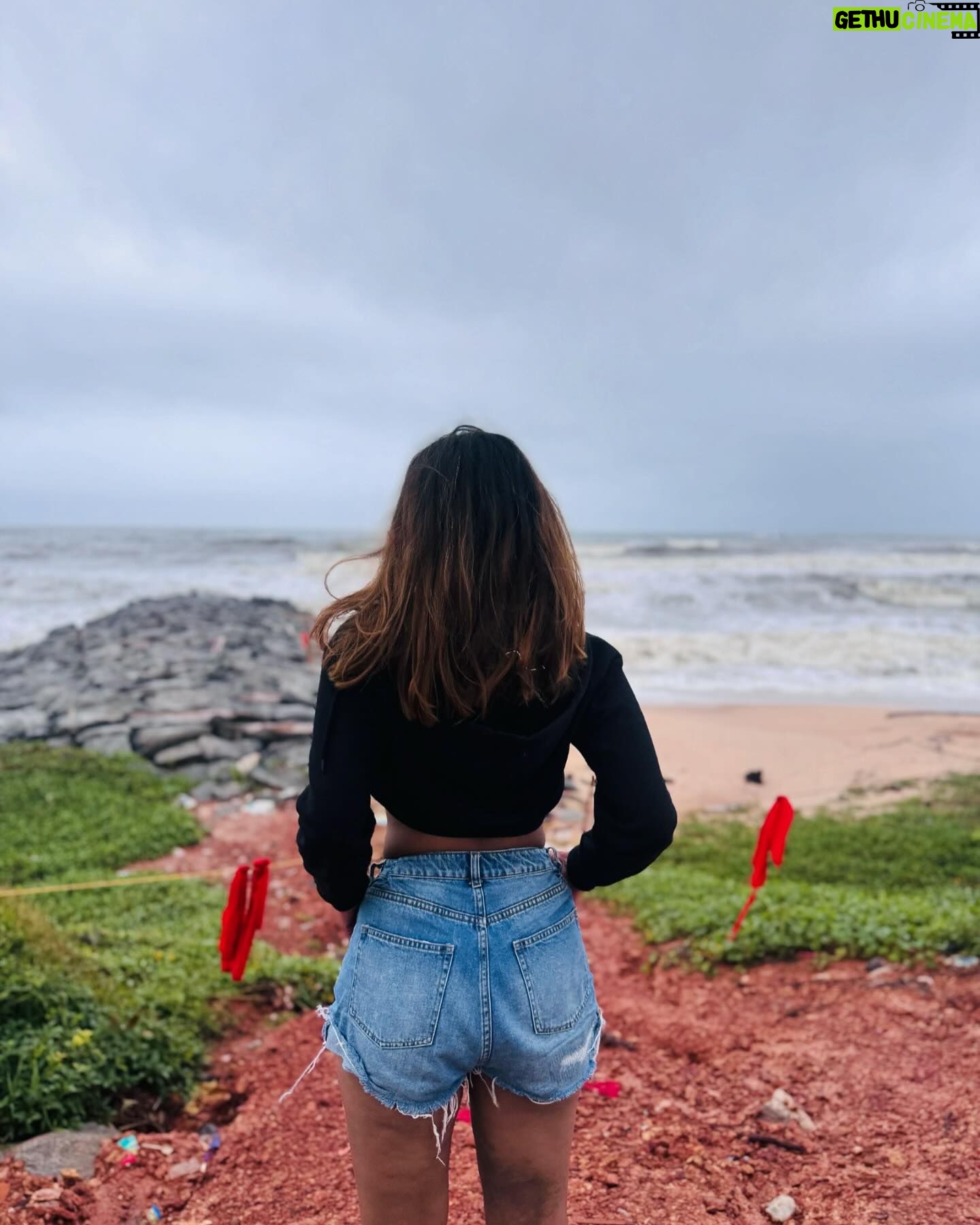 Actress Aashika Bhatia HD Instagram Photos and Wallpapers July 2024 ...
