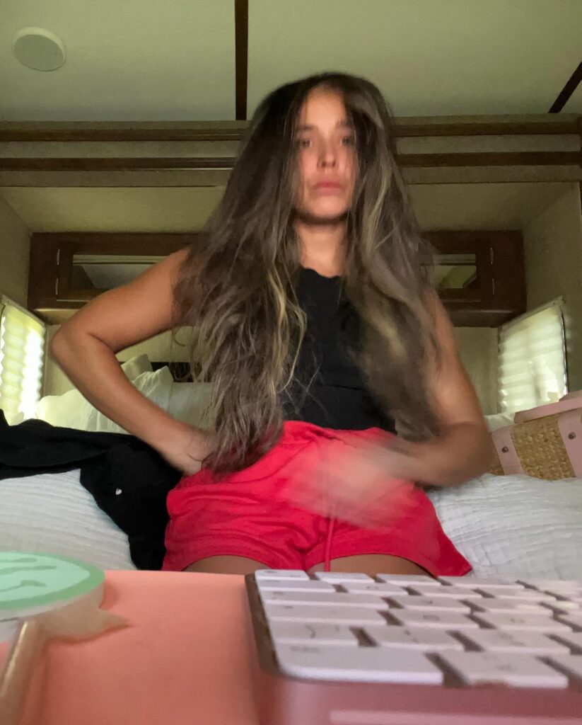 Actress Alexandra Cosentino HD Instagram Photos and Wallpapers July ...
