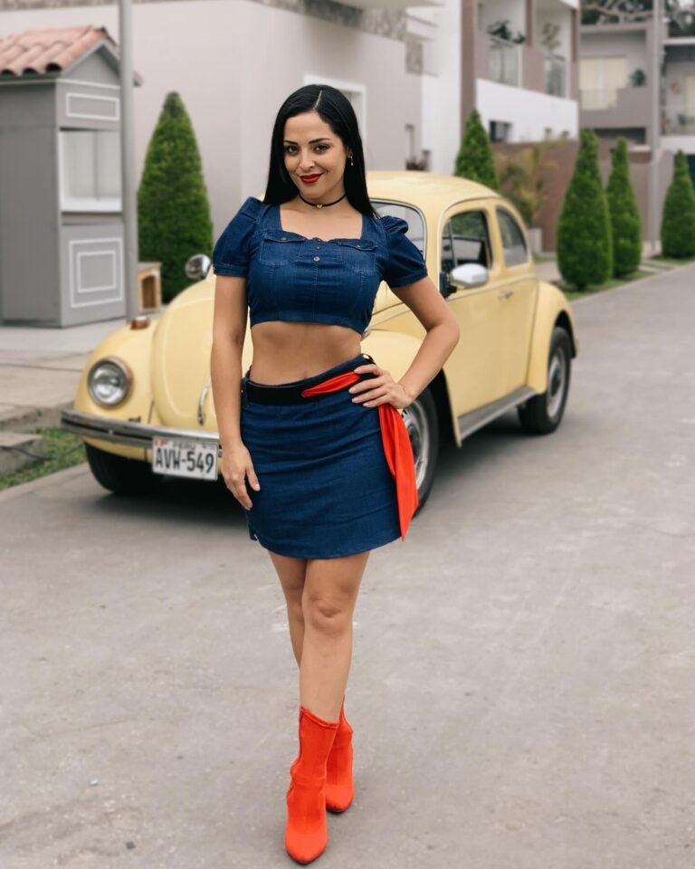 The Most Popular Instagram Photos of Andrea Luna: Top 10