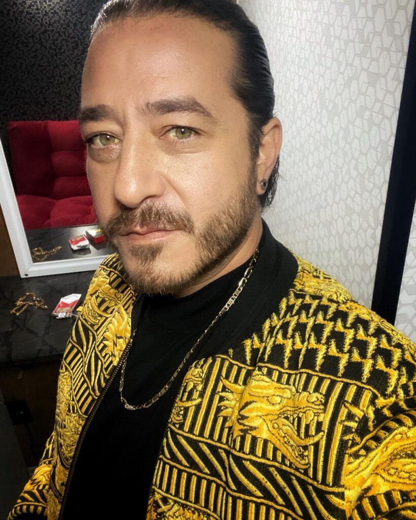 Actor Andrés Almeida HD Instagram Photos and Wallpapers March 2024 ...