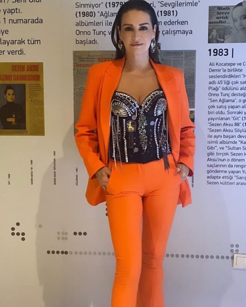 Actress Ayça İnci HD Instagram Photos and Wallpapers August 2024 ...