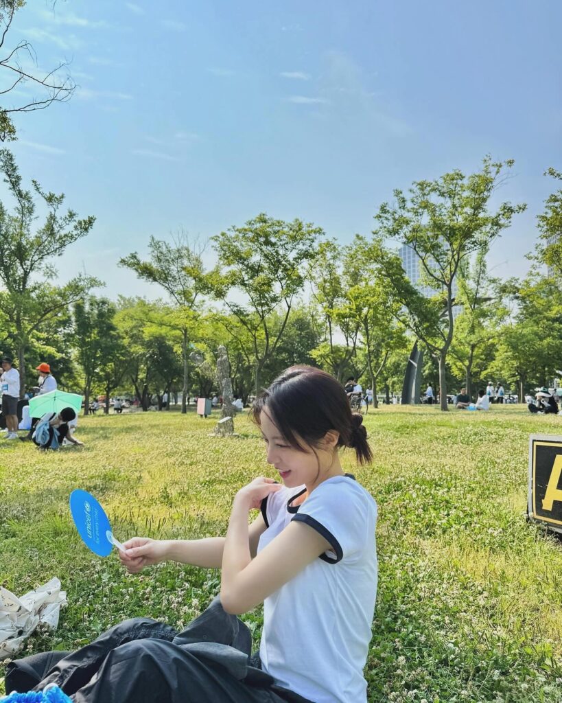 Actress Bae Yoon-kyung HD Instagram Photos and Wallpapers June 2024 ...