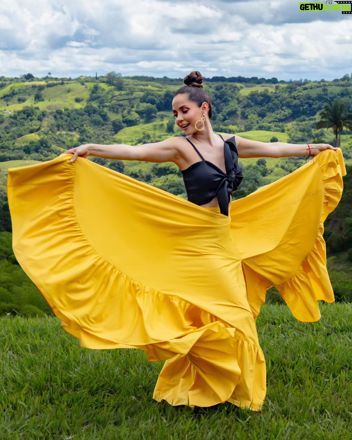 Actress Carmen Villalobos HD Instagram Photos and Wallpapers July 2024 ...