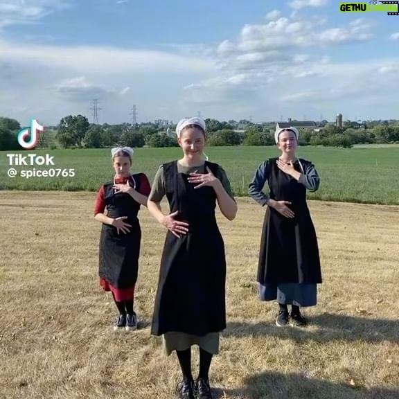 Actress Charli XCX HD Instagram Photos and Wallpapers July 2024 | Gethu ...