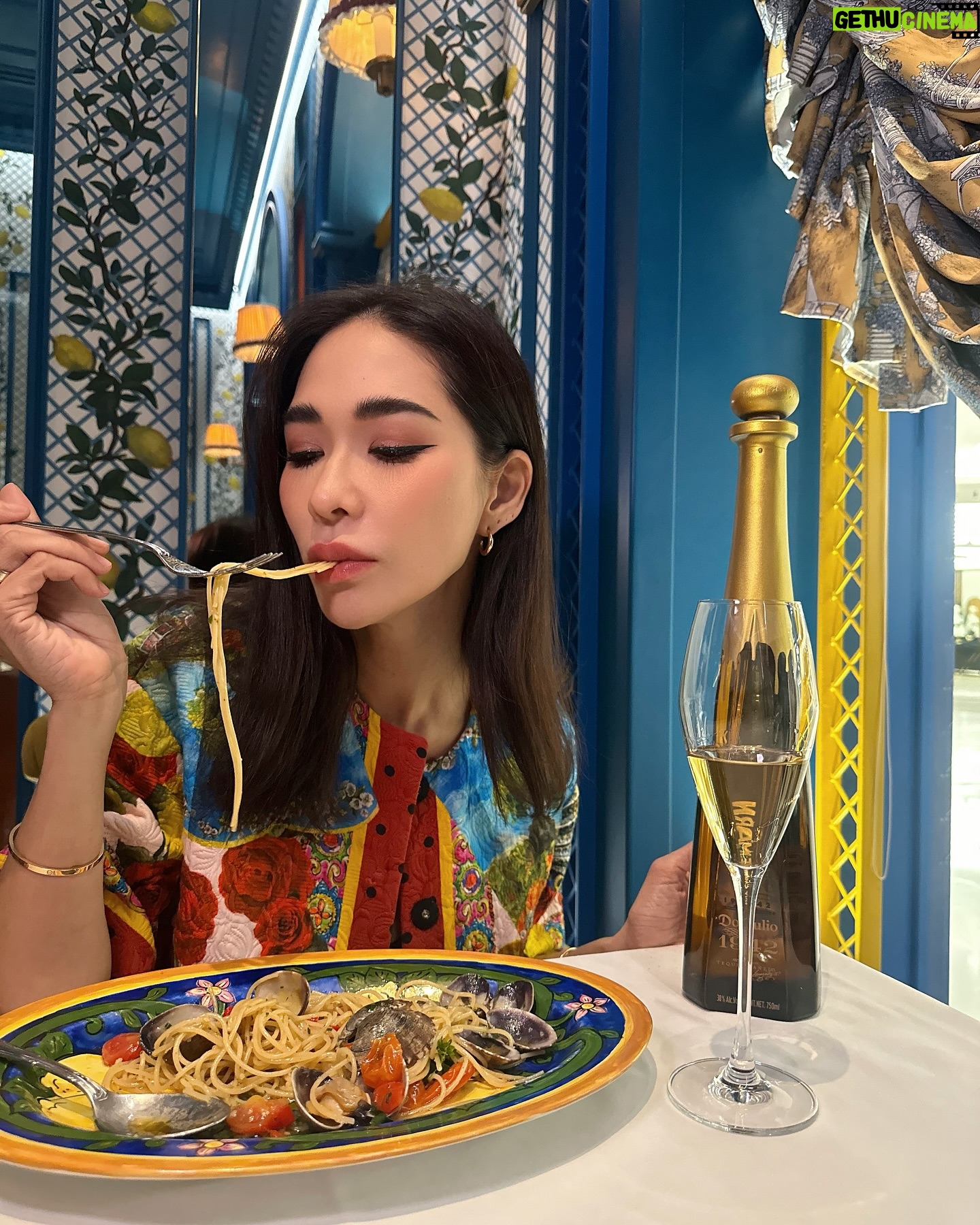 Actress Chermarn Boonyasak HD Instagram Photos and Wallpapers July 2024 ...