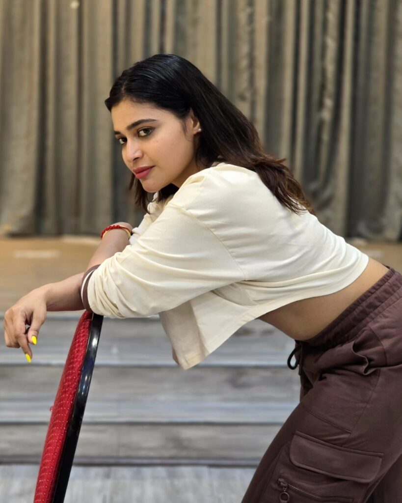 Actress Dharsha Gupta HD Instagram Photos and Wallpapers September 2024 ...