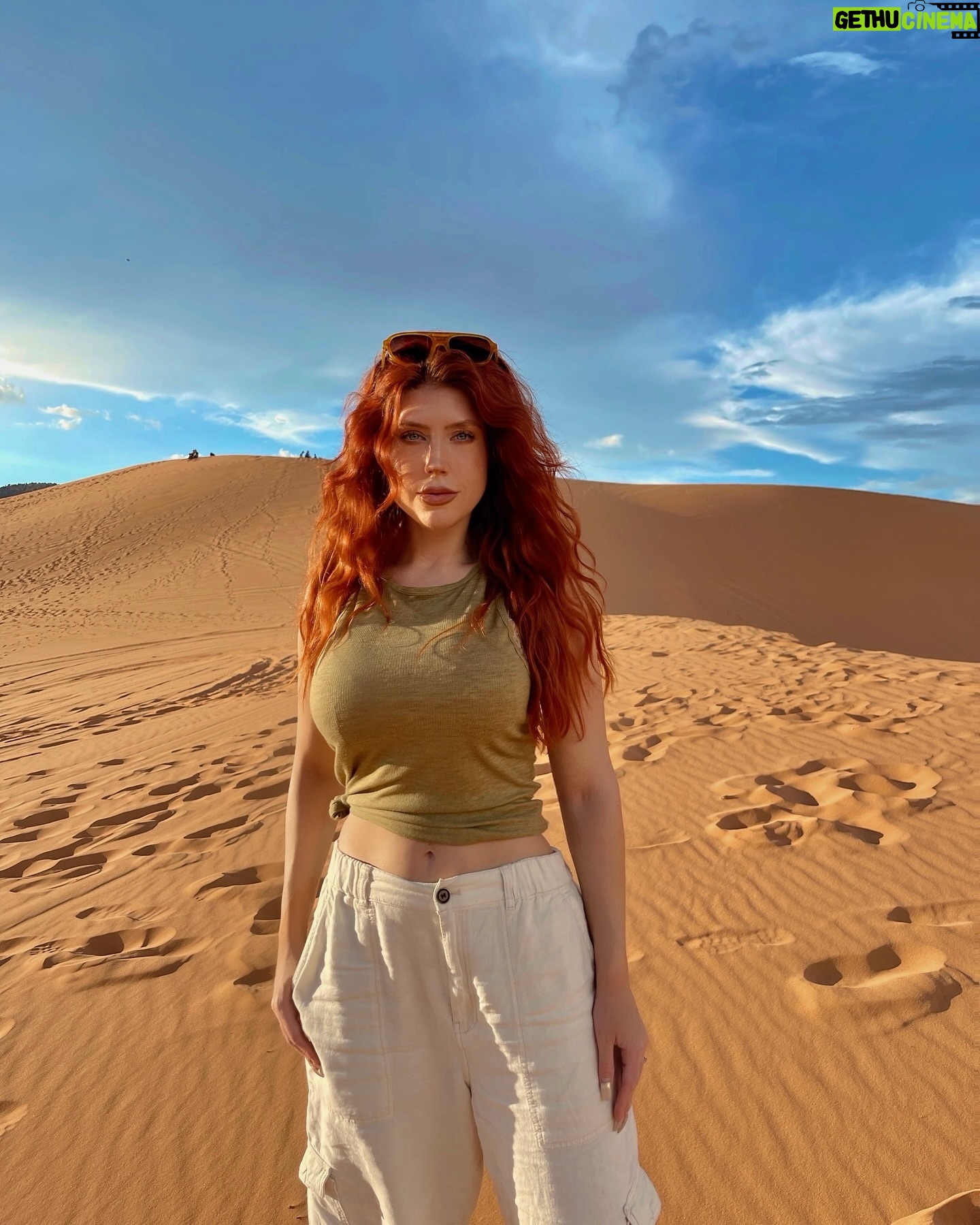 Actress Emily Ashby HD Photos and Wallpapers July 2024 | Gethu Cinema