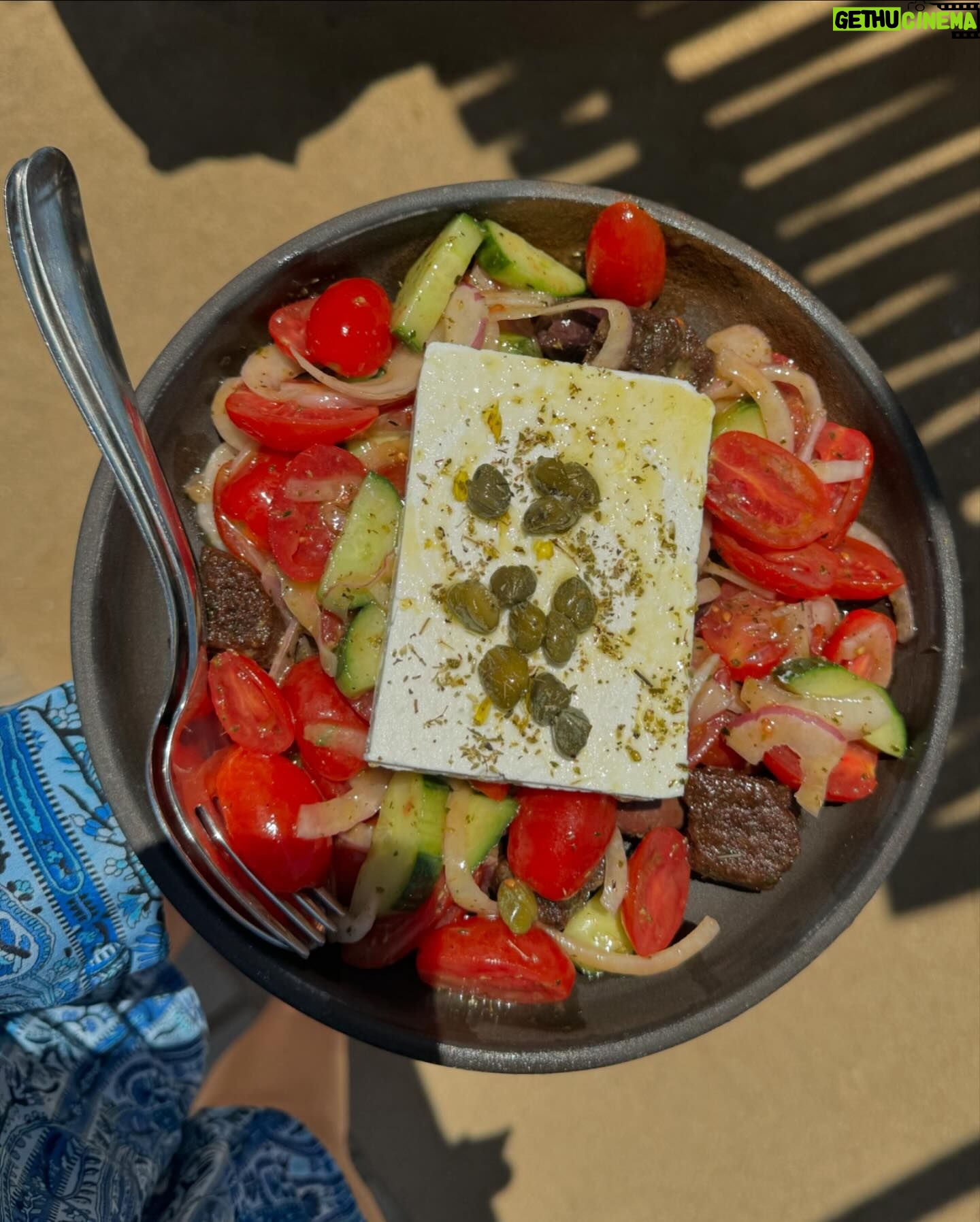 Actress Gizem Karaca HD Instagram Photos and Wallpapers June 2024 ...