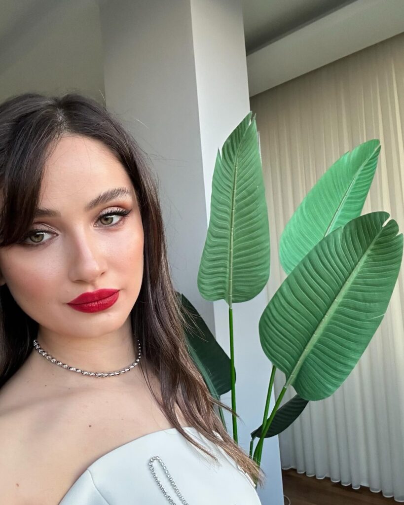 Actress Gökçe Akyıldız HD Instagram Photos and Wallpapers June 2024 ...