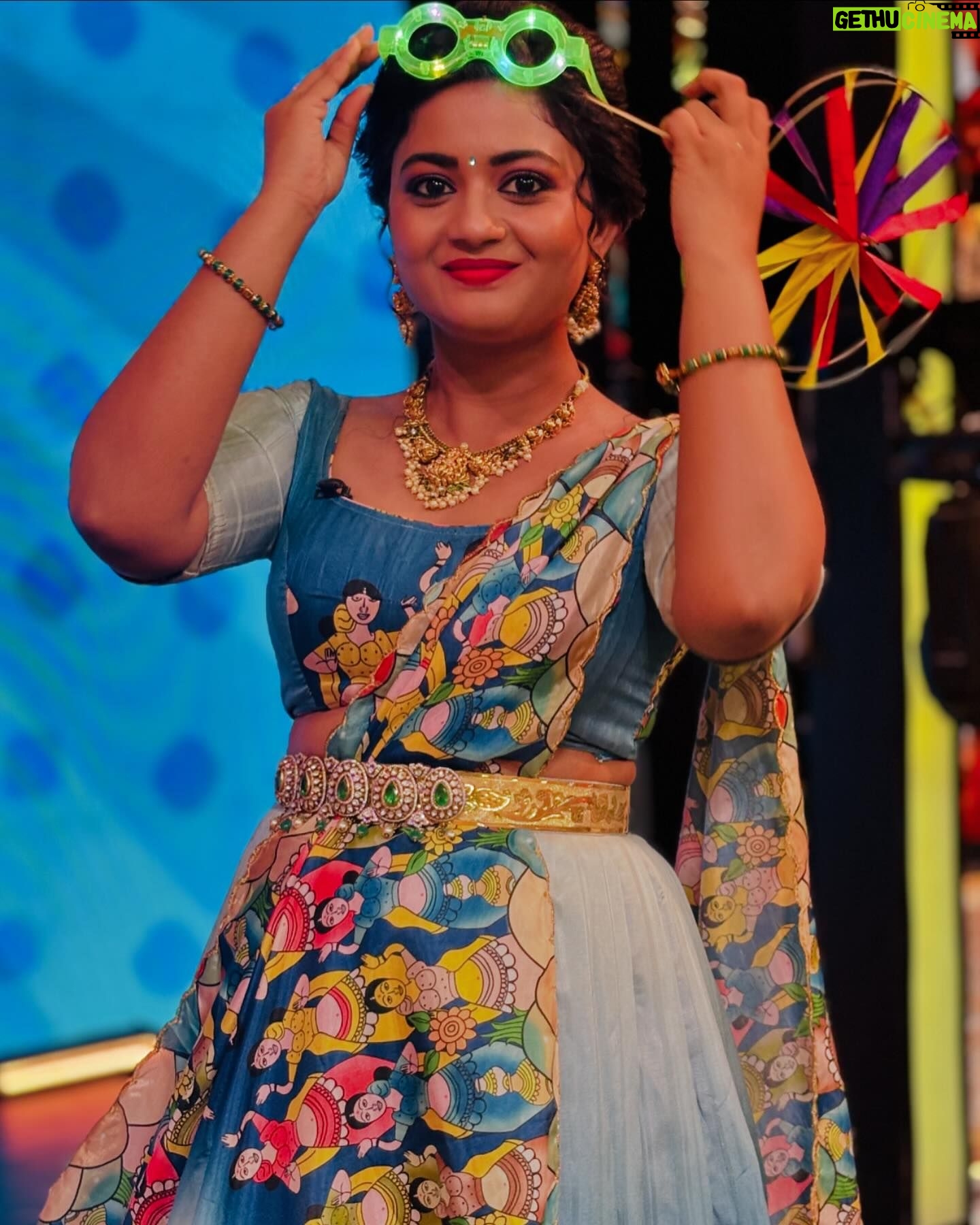 Actress Gomathi Priya HD Instagram Photos and Wallpapers August 2024 ...