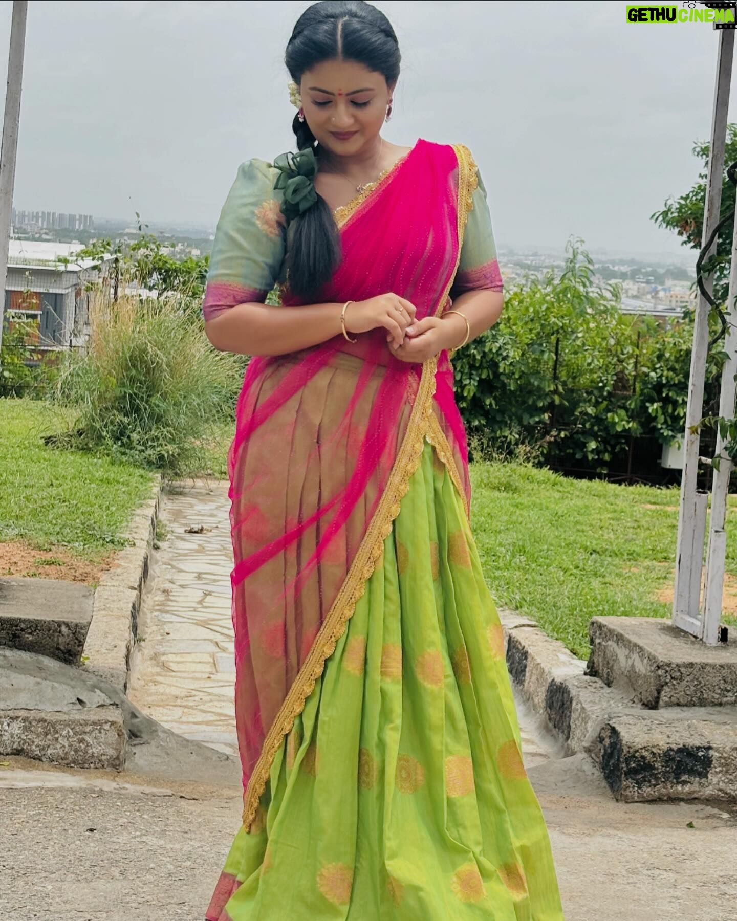 Actress Gomathi Priya HD Instagram Photos and Wallpapers July 2024 | Gethu Cinema