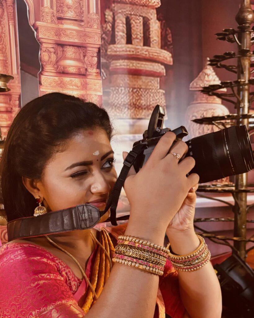 Actress Gomathi Priya HD Instagram Photos and Wallpapers July 2024 ...