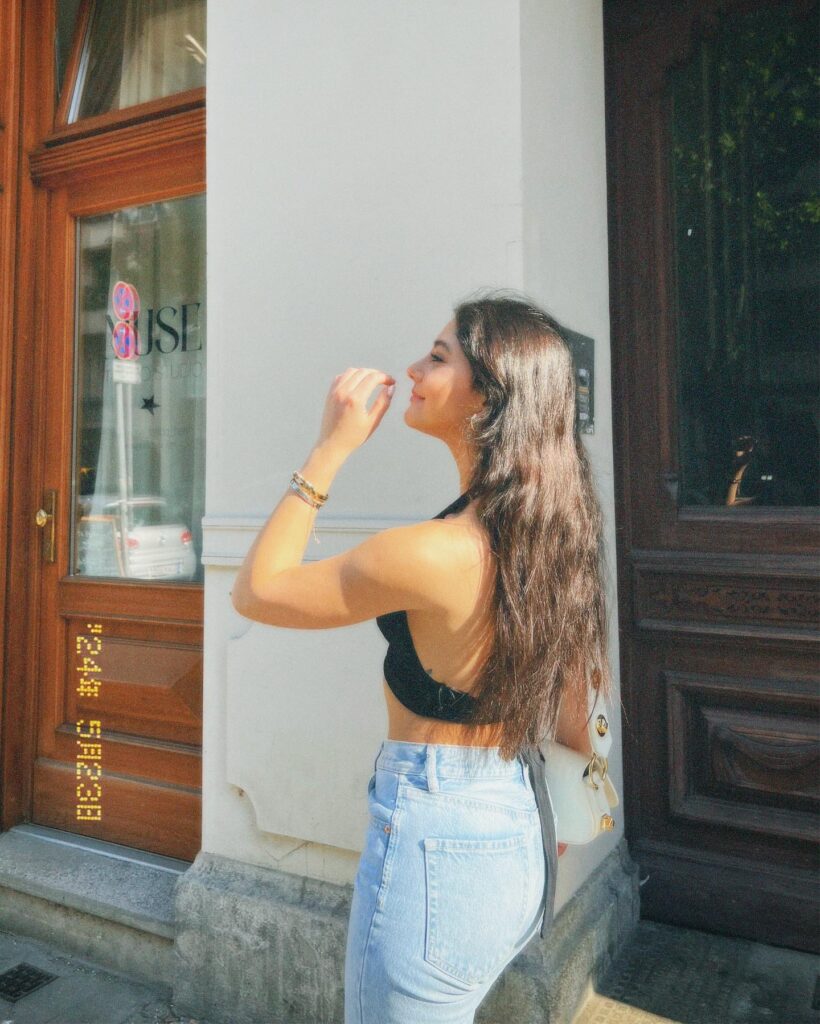 Actress Helin Kandemir HD Instagram Photos and Wallpapers June 2024 ...