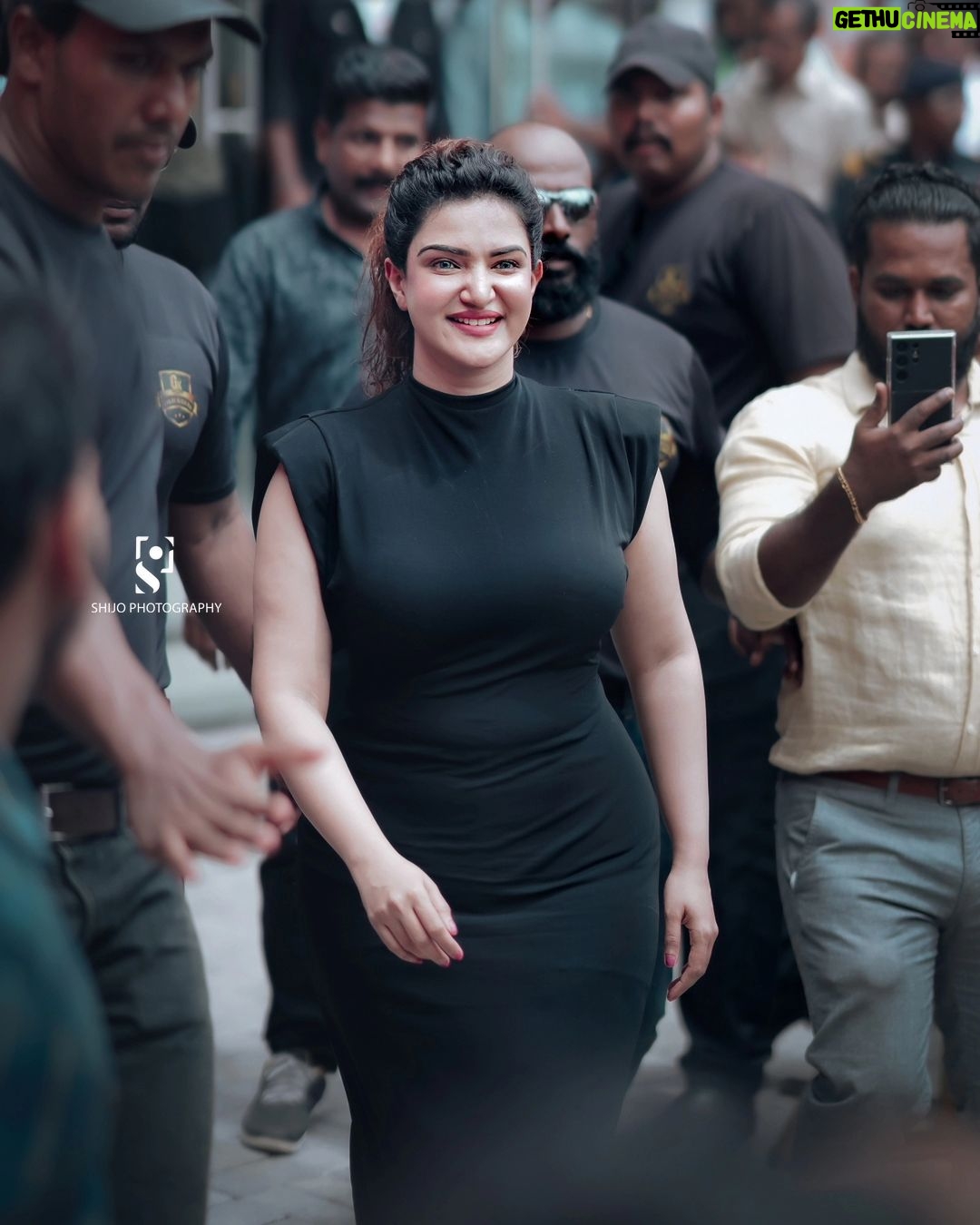 Actress Honey Rose HD Instagram Photos and Wallpapers September 2024 ...
