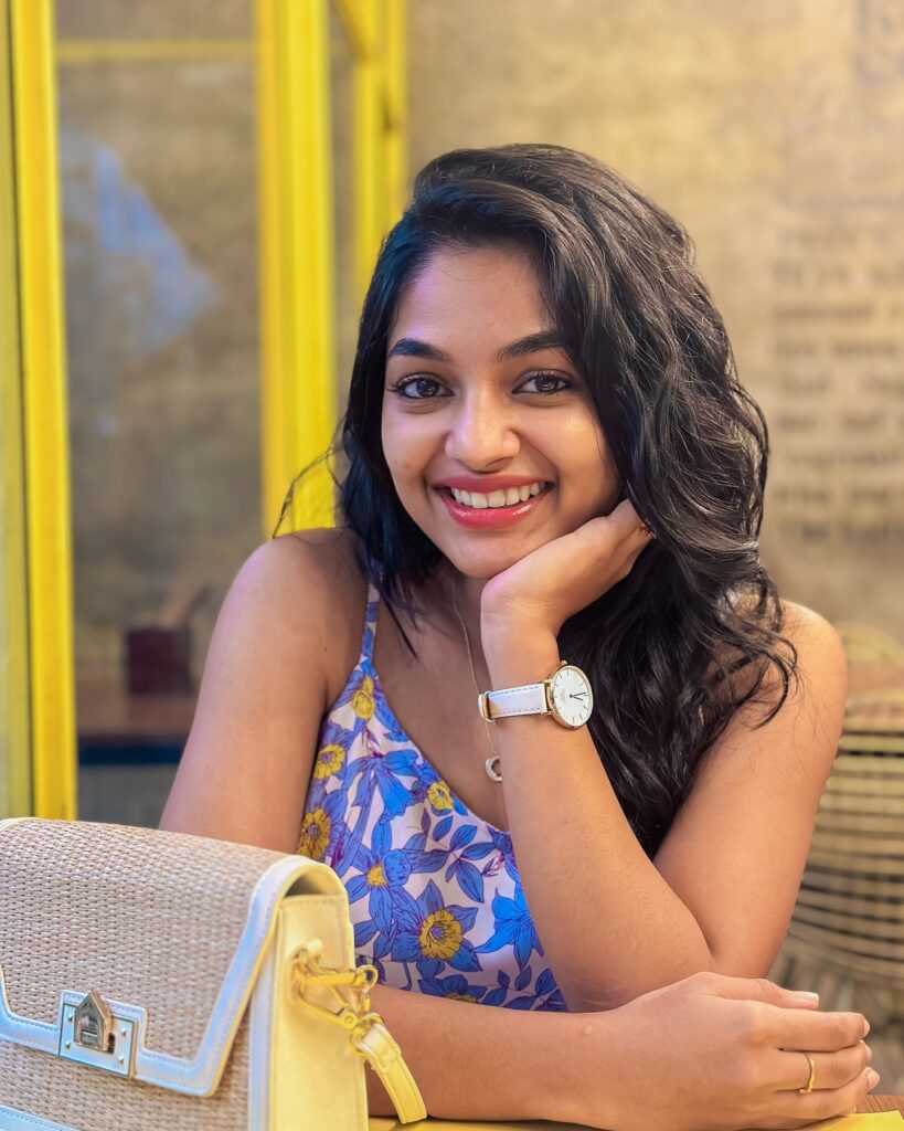 Actress Ivana HD Photos and Wallpapers November 2024 | Gethu Cinema