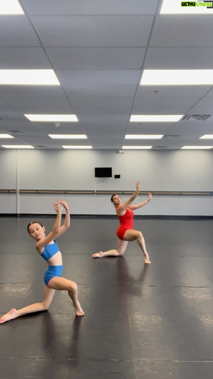 Actress Kalani Hilliker HD Instagram Photos and Wallpapers August 2024 ...