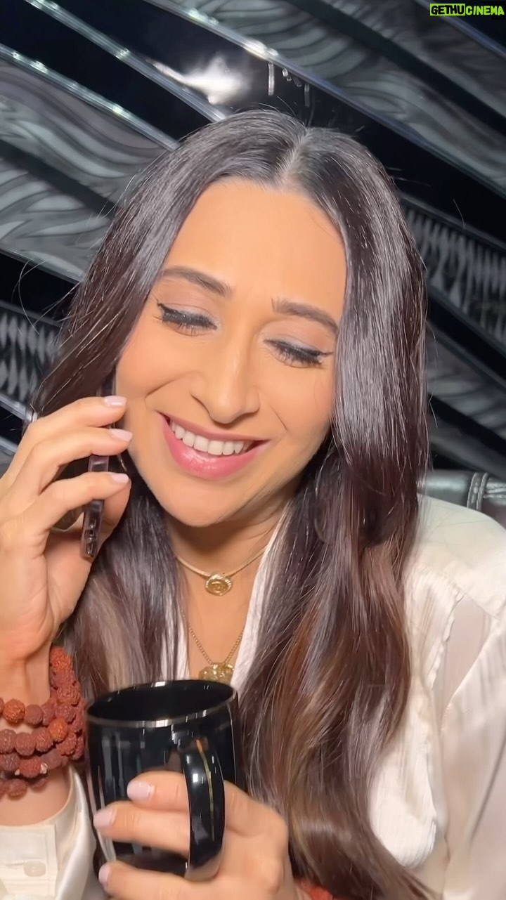 Actress Karisma Kapoor HD Instagram Photos and Wallpapers August 2024 | Gethu Cinema