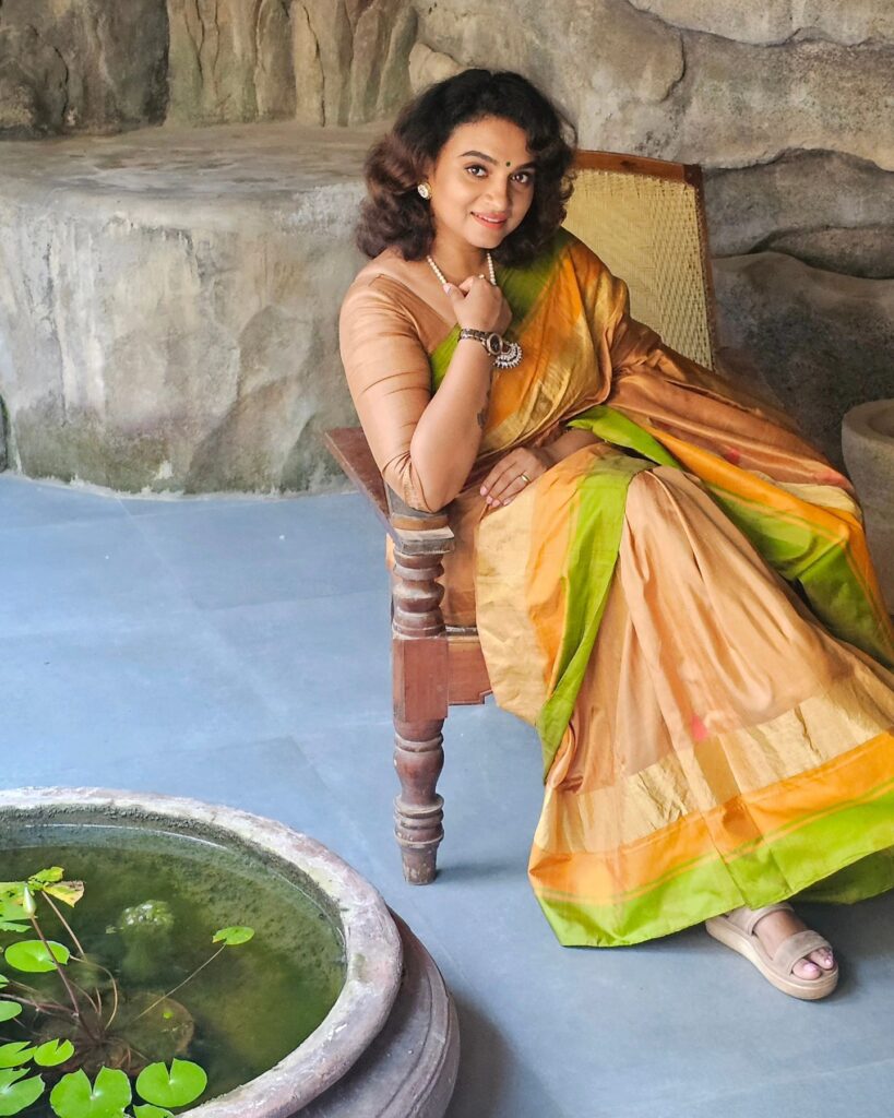 Actress Krishna Praba HD Instagram Photos and Wallpapers September 2024 ...