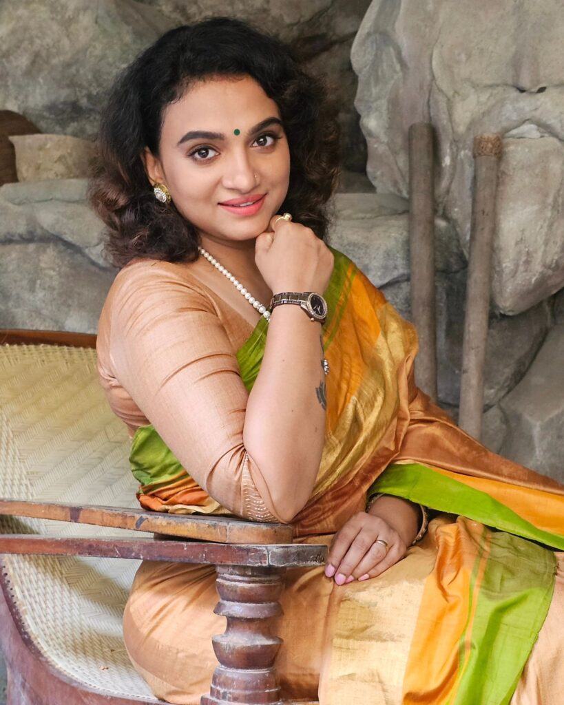 Actress Krishna Praba HD Instagram Photos and Wallpapers September 2024 ...