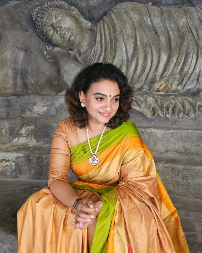 Actress Krishna Praba HD Instagram Photos and Wallpapers September 2024 ...