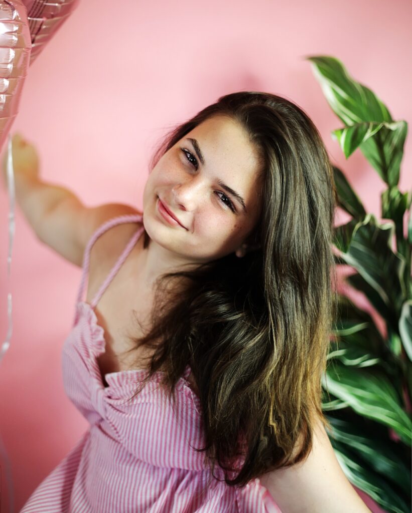 Actress Lexi Rabe HD Instagram Photos and Wallpapers June 2024 | Gethu ...