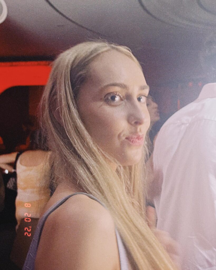 Actress Luciane Buchanan HD Instagram Photos and Wallpapers September ...